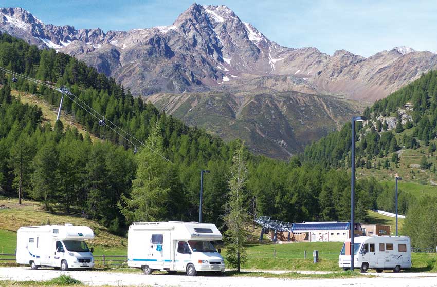 In camper in Val Senales tra pecore e masi - Pleinair